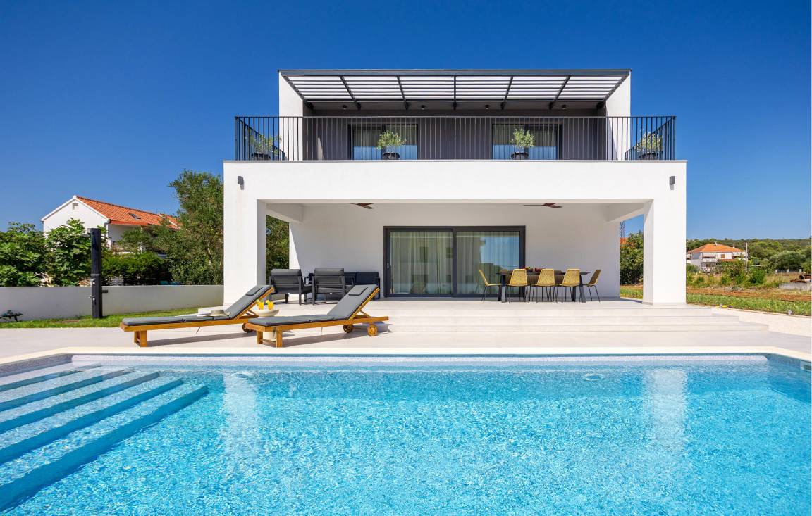 180 M² Ferienhaus ∙ 4 Schlafzimmer ∙ 8 Gäste - Zadar