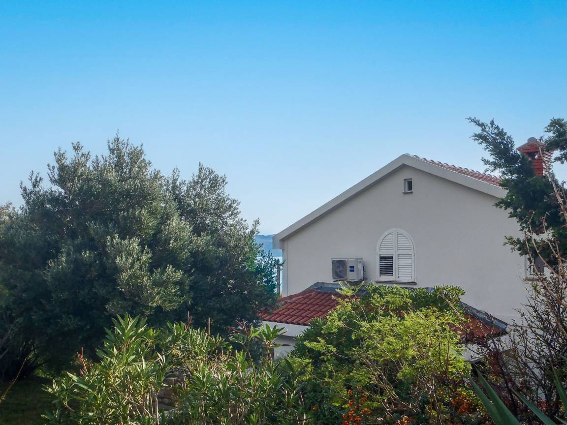 135 M² Ferienhaus ∙ 1 Schlafzimmer ∙ 8 Gäste - Karlobag