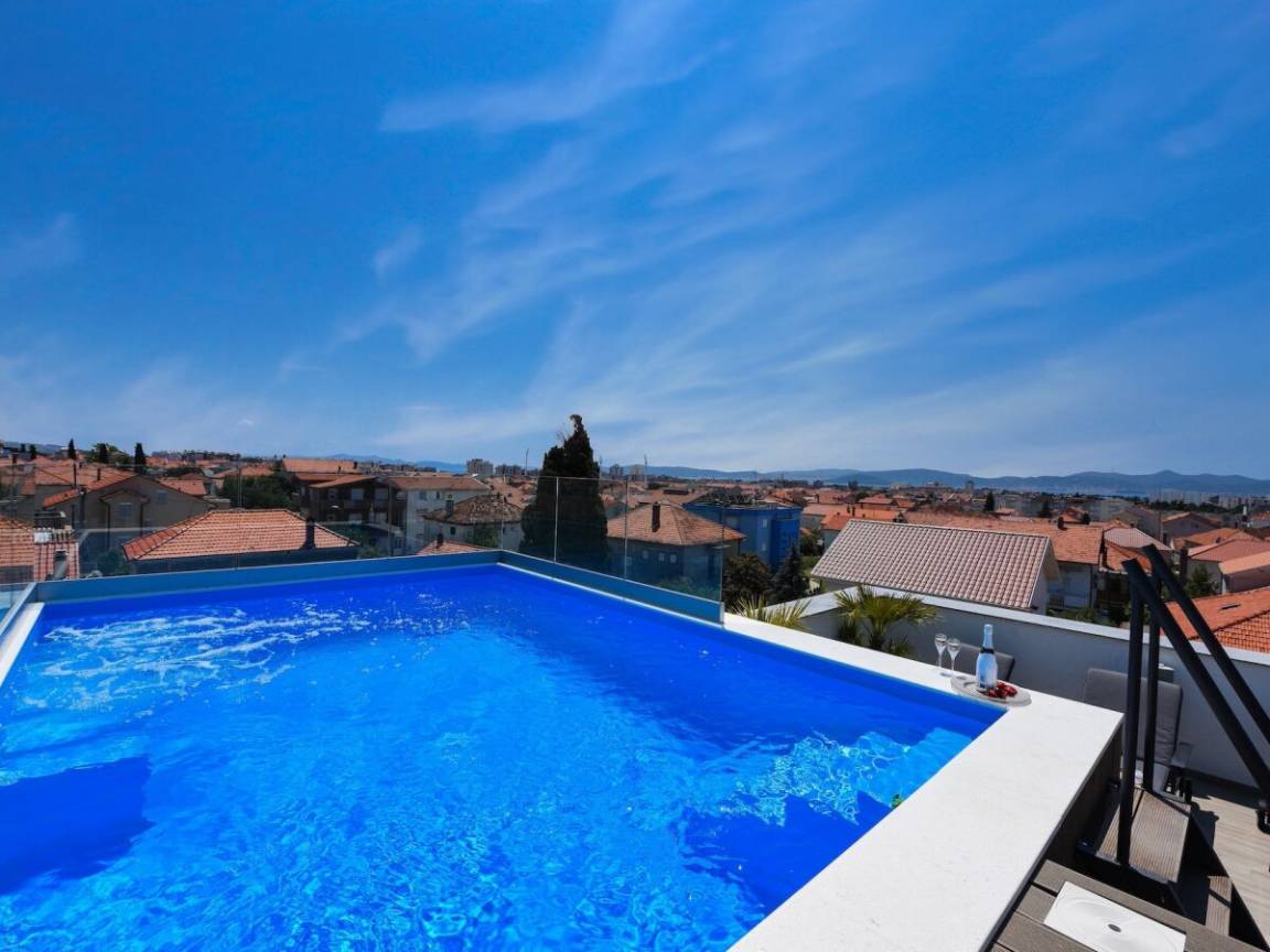 380 M² Villa ∙ 6 Schlafzimmer ∙ 16 Gäste - Zadar