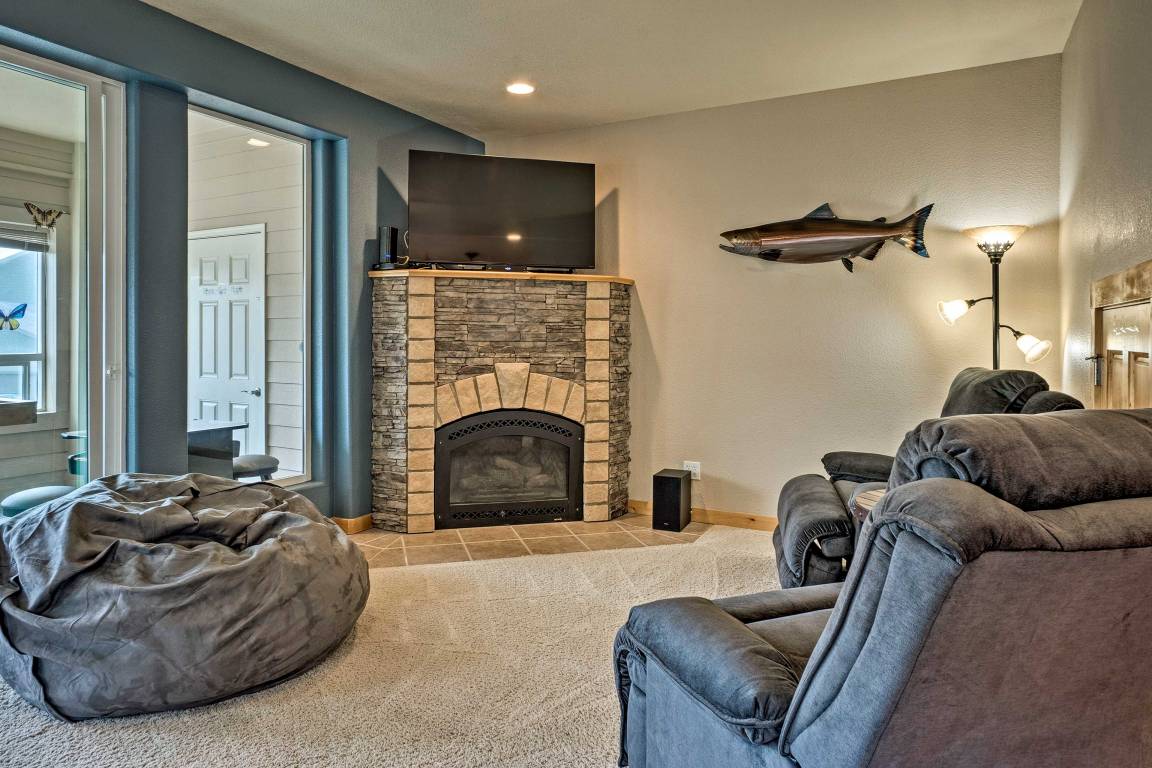 246 M² Apartment ∙ 3 Bedrooms ∙ 8 Guests - Gold Beach, OR