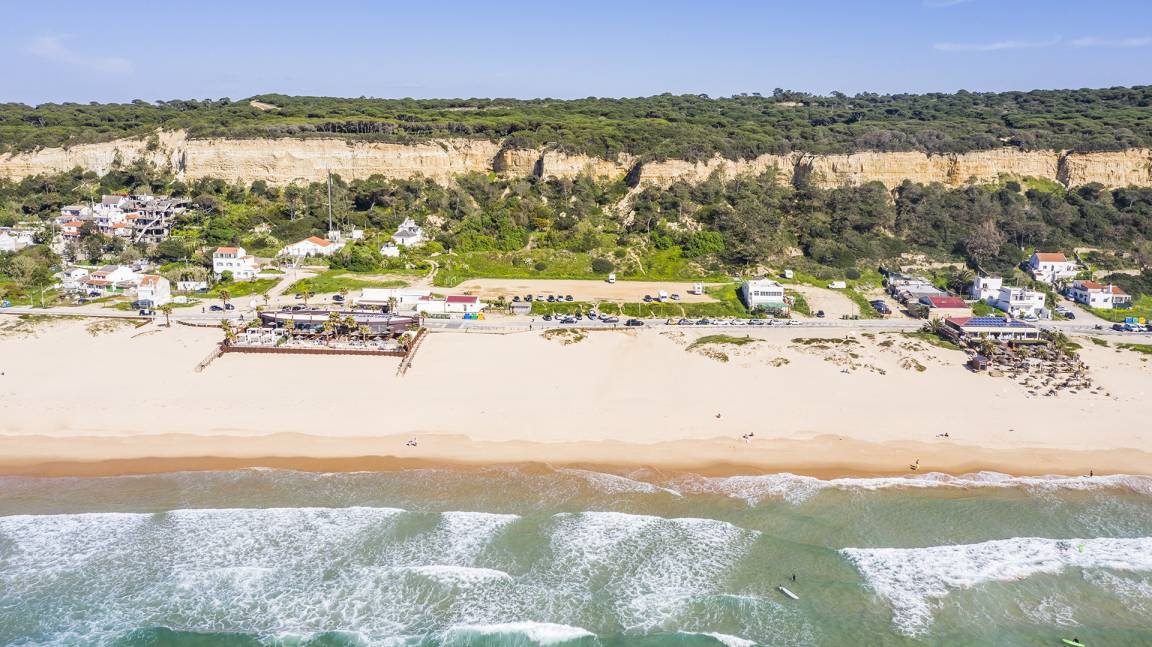 100 M² Apartamento ∙ 2 Quartos ∙ 4 Hóspedes - Fernão Ferro