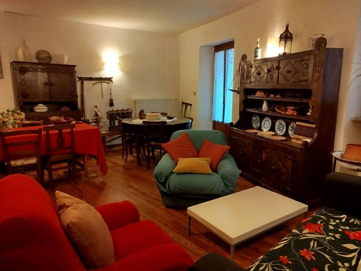 200 M² Apartment ∙ 3 Bedrooms ∙ 6 Guests - Sampeyre