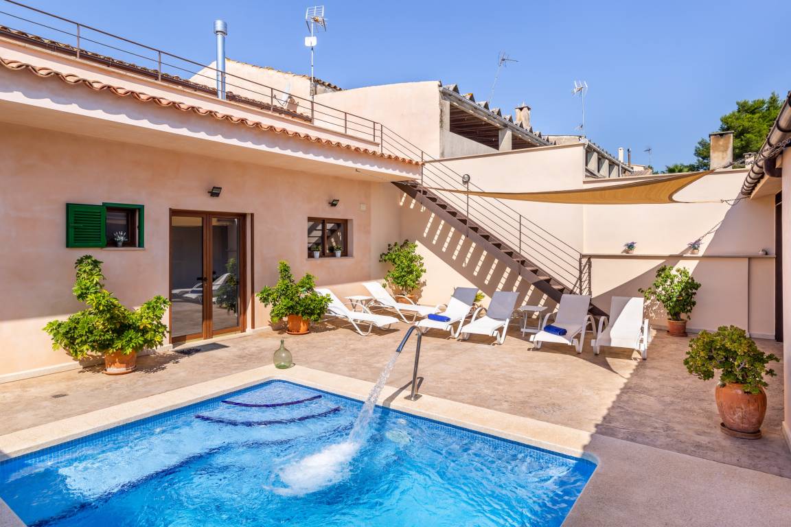 120 M² House ∙ 3 Bedrooms ∙ 6 Guests - Petra