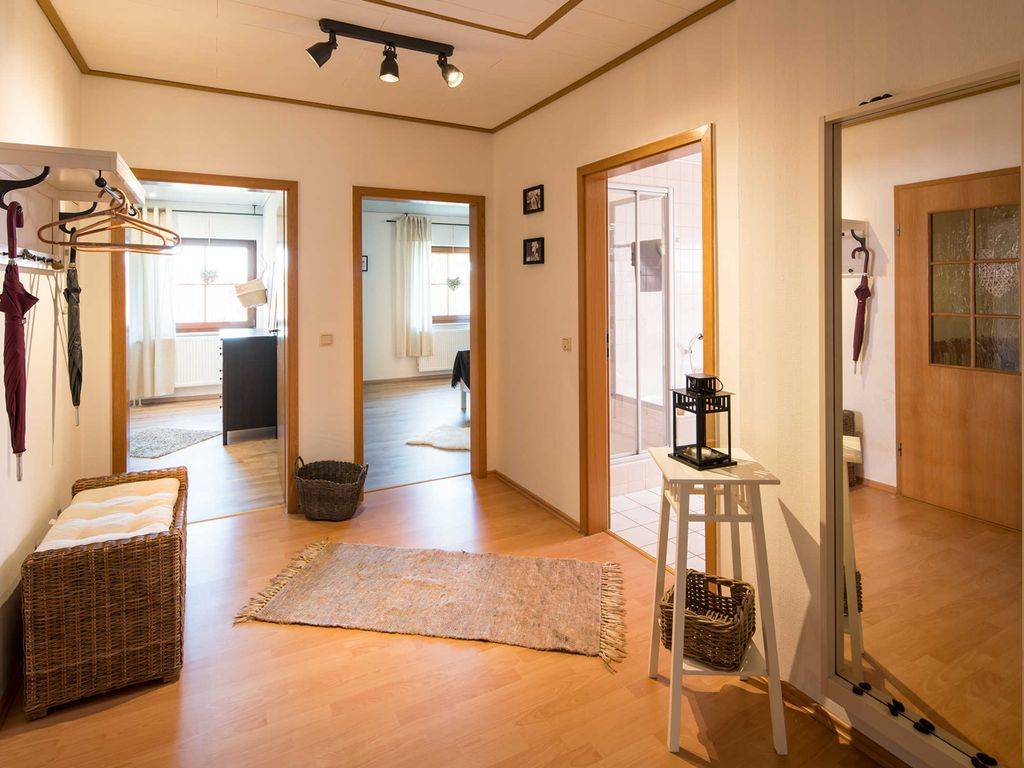 90 M² Ferienwohnung ∙ 2 Schlafzimmer ∙ 4 Gäste - Bad Wildungen