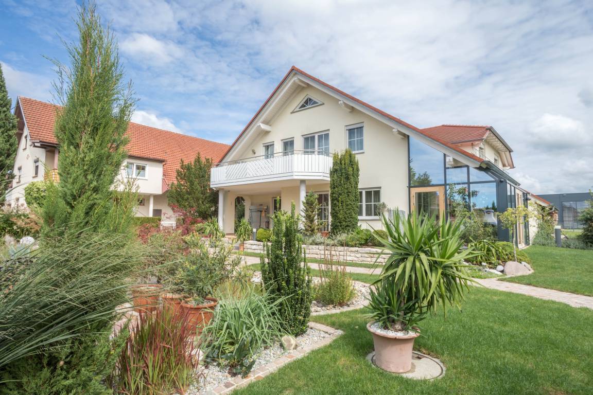 75 M² Appartement ∙ 2 Chambres ∙ 5 Personnes - Friedrichshafen