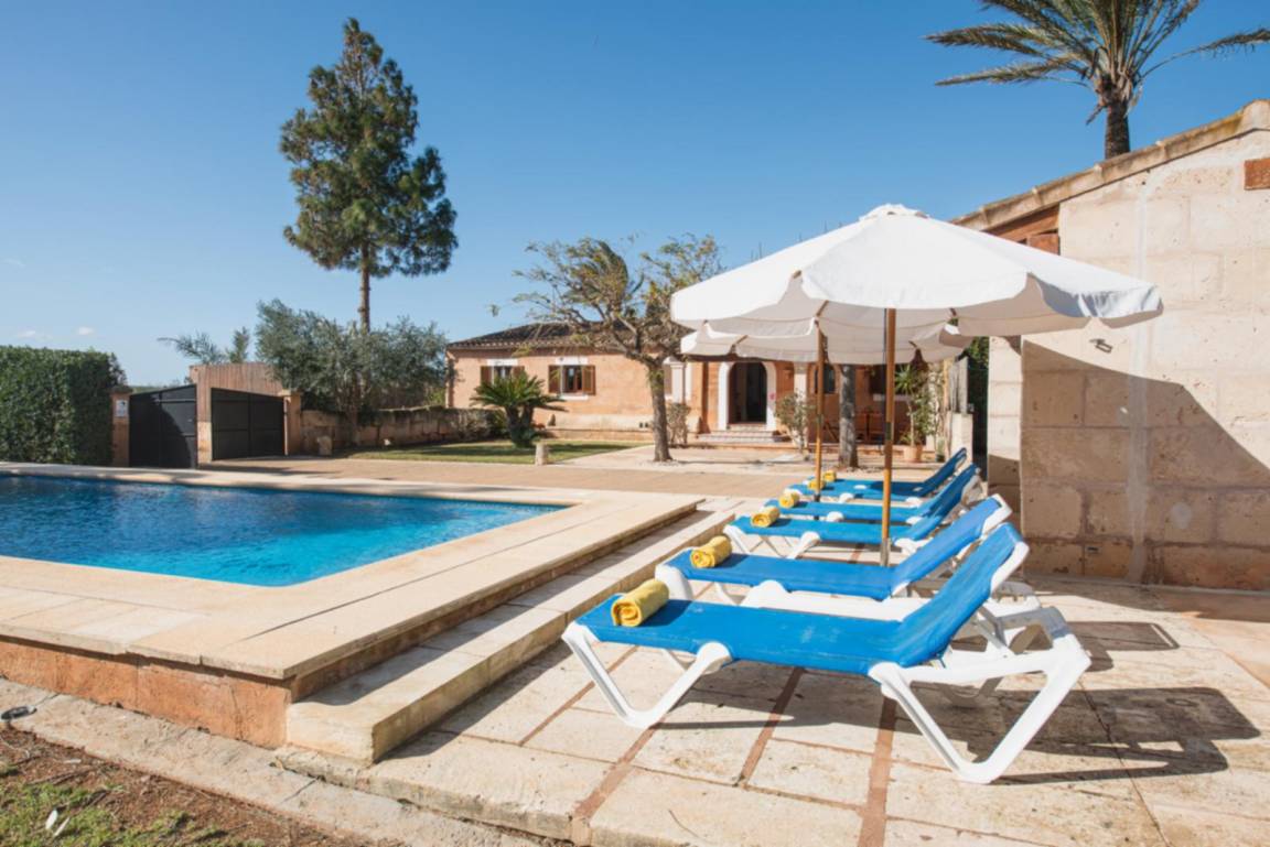 120 M² Hostel ∙ 3 Bedrooms ∙ 6 Guests - Mallorca