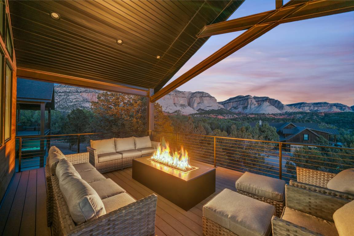 Cabin ∙ 5 Bedrooms ∙ 18 Guests - Orderville, UT