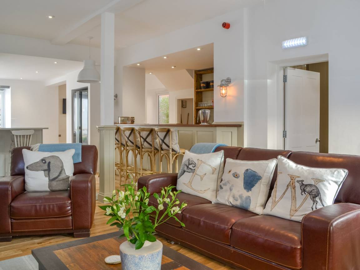 Cottage ∙ 7 Bedrooms ∙ 15 Guests - Flamborough