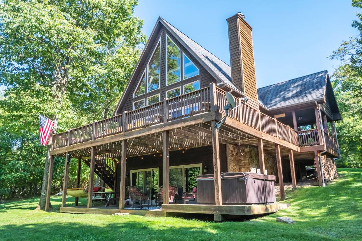 218 M² House ∙ 4 Bedrooms ∙ 12 Guests - Oakland, MD
