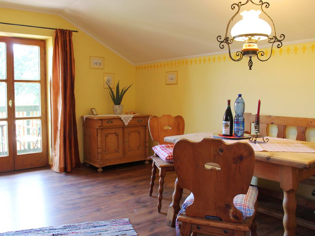 63 M² Ferienwohnung ∙ 1 Schlafzimmer ∙ 2 Gäste - Pfarrkirchen