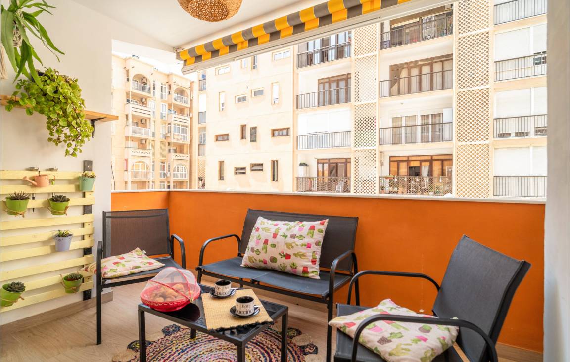 94 M² Apartamento ∙ 3 Habitaciones ∙ 4 Huéspedes - Almería