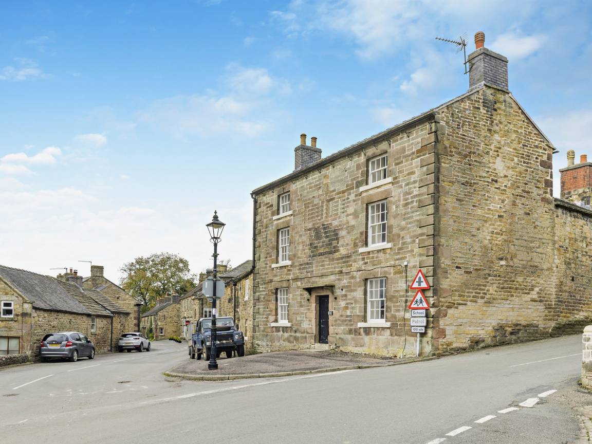 Cottage ∙ 6 Bedrooms ∙ 12 Guests - Derbyshire