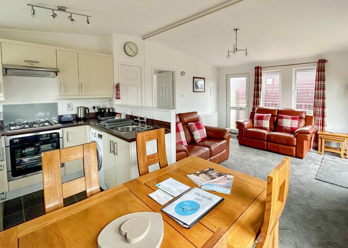 Chalet ∙ 2 Bedrooms ∙ 4 Guests - Tintagel