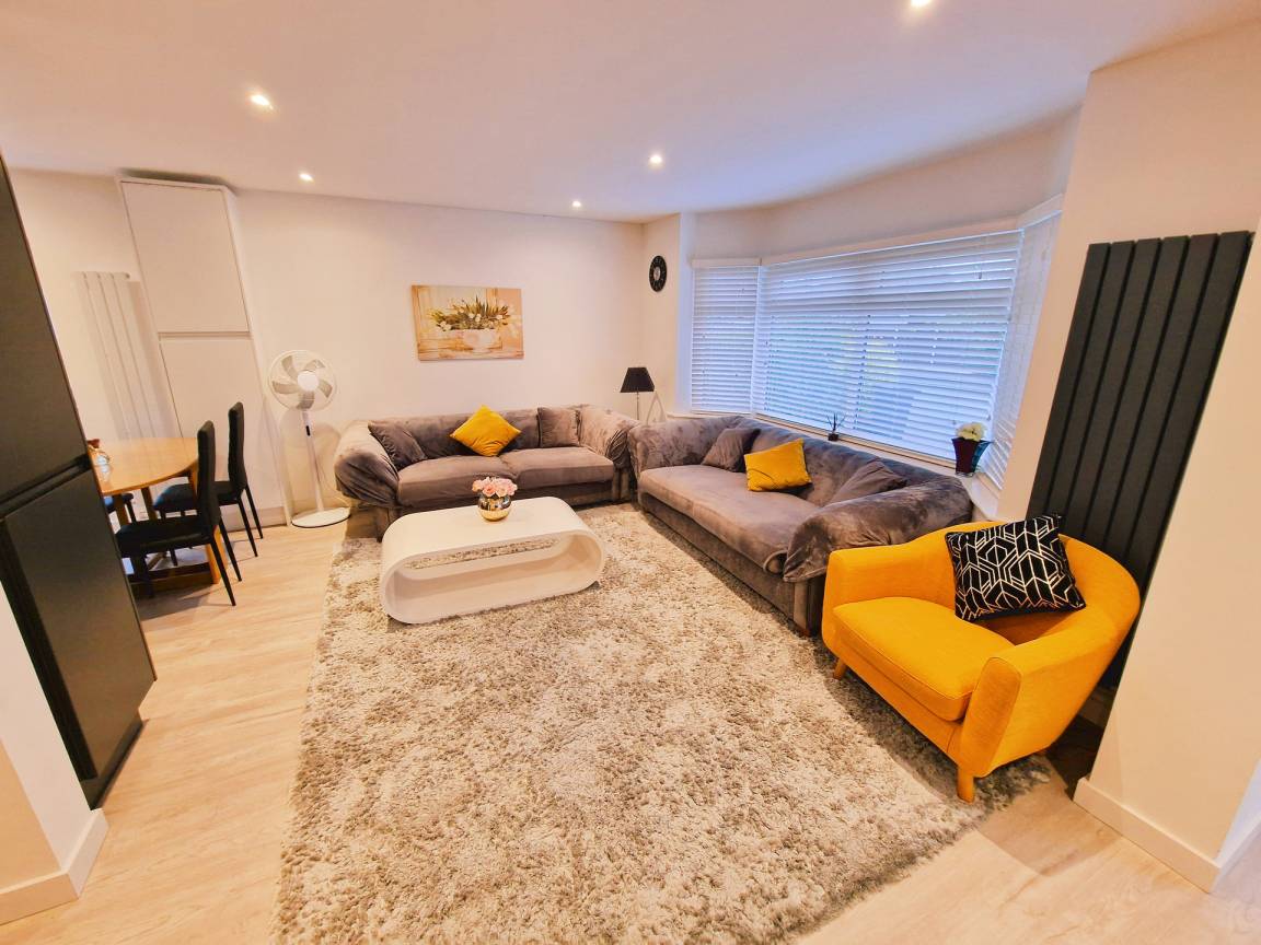 Bungalow ∙ 2 Bedrooms ∙ 4 Guests - Cheshire