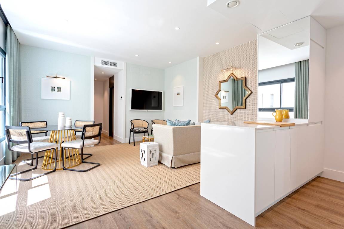 63 M² Apartamento ∙ 2 Habitaciones ∙ 4 Huéspedes - Dos Hermanas