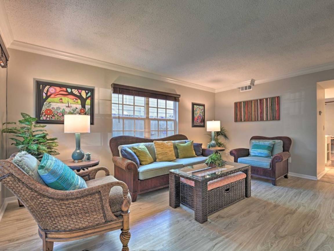 101 M² House ∙ 2 Bedrooms ∙ 6 Guests - New Smyrna Beach, FL