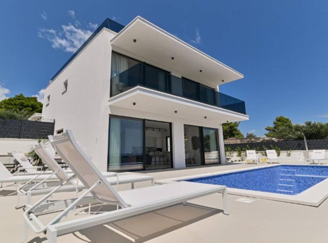 270 M² Villa ∙ 5 Schlafzimmer ∙ 10 Gäste - Seget Vranjica