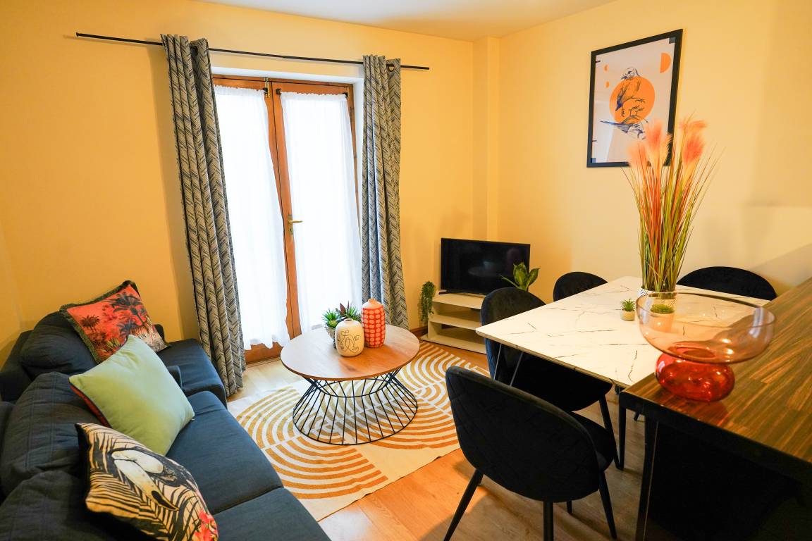 55 M² Apartment ∙ 2 Bedrooms ∙ 4 Guests - Northamptonshire