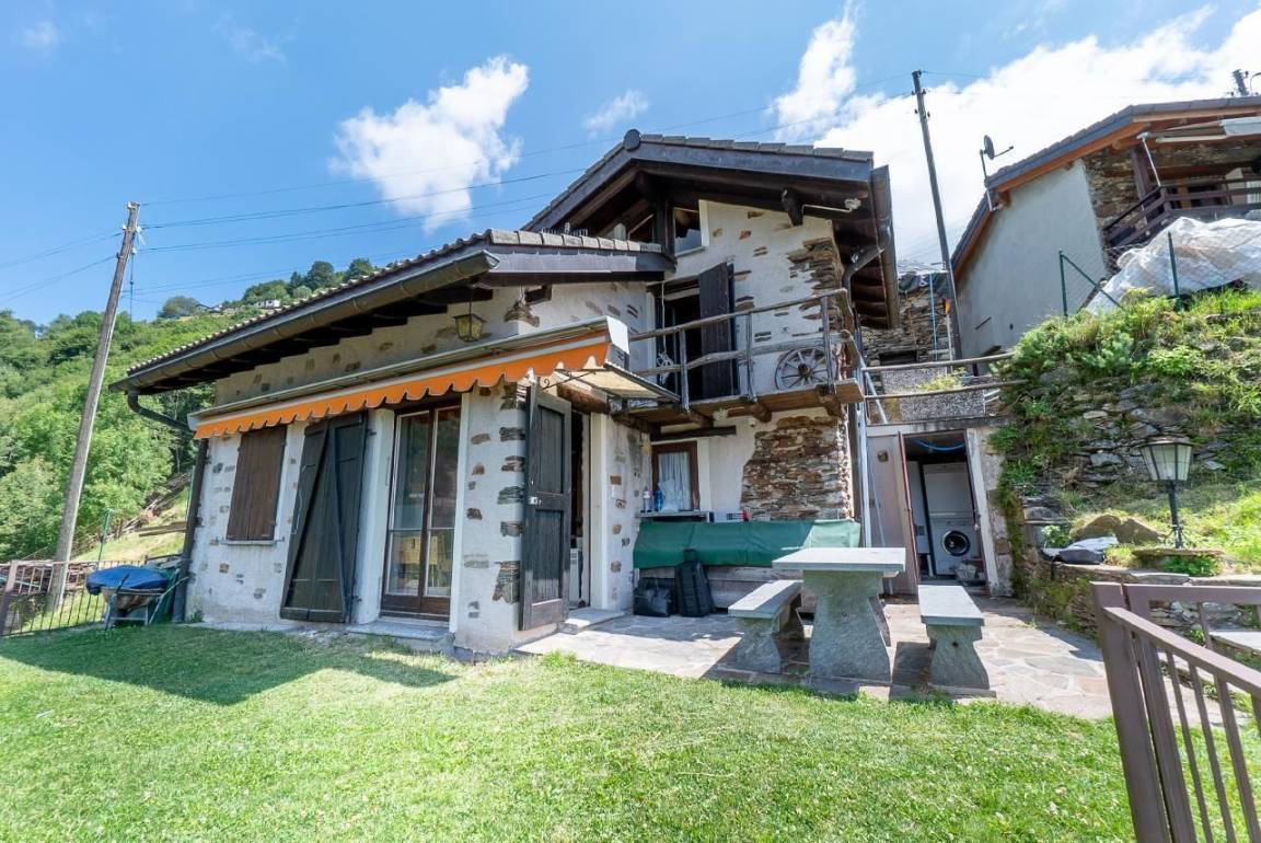70 M² House ∙ 3 Bedrooms ∙ 8 Guests - Locarno