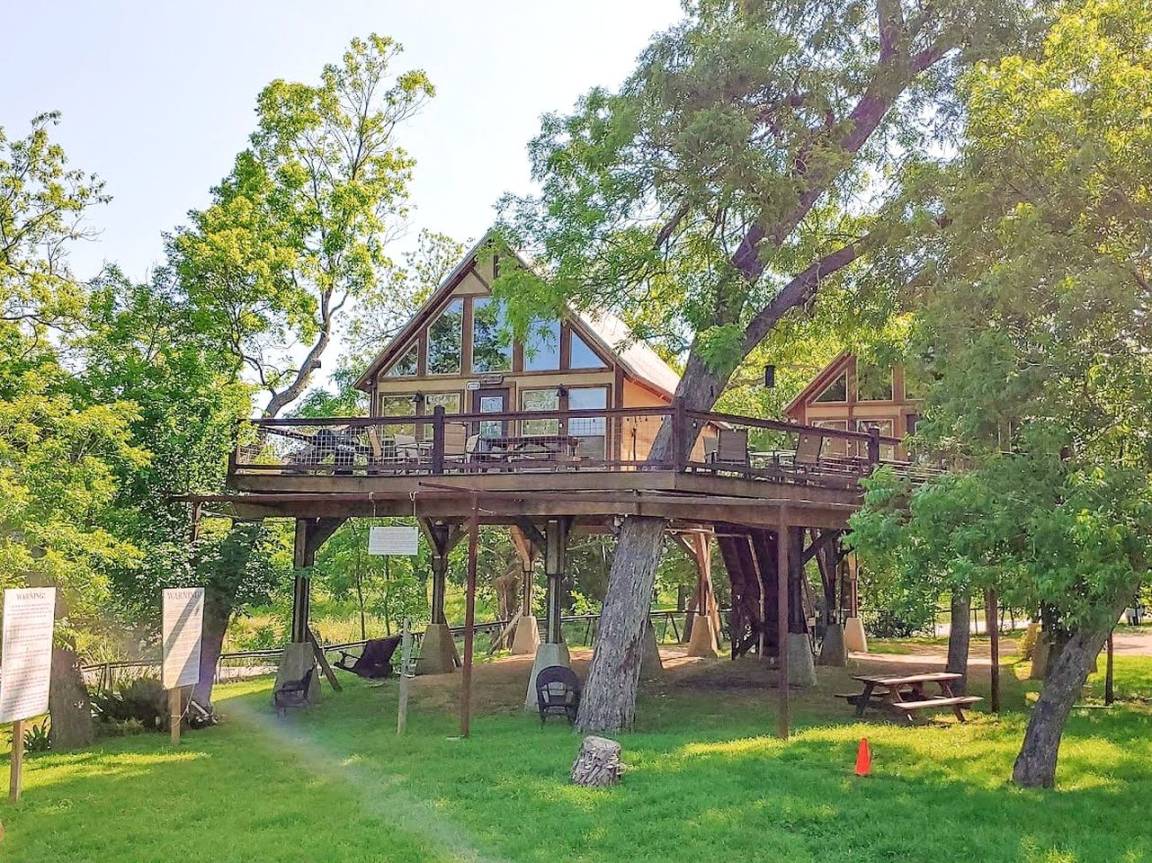 Camping-unterkunft ∙ 1 Schlafzimmer ∙ 8 Gäste - Seguin, TX