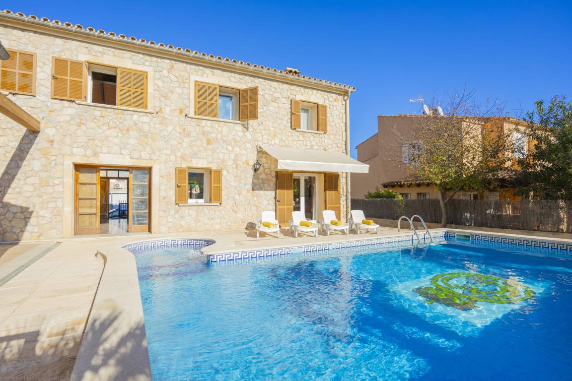 300 M² House ∙ 4 Bedrooms ∙ 8 Guests - Alcúdia