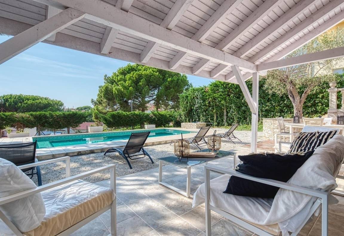 100 M² Villa ∙ 4 Chambres ∙ 10 Personnes - Lloret de Mar