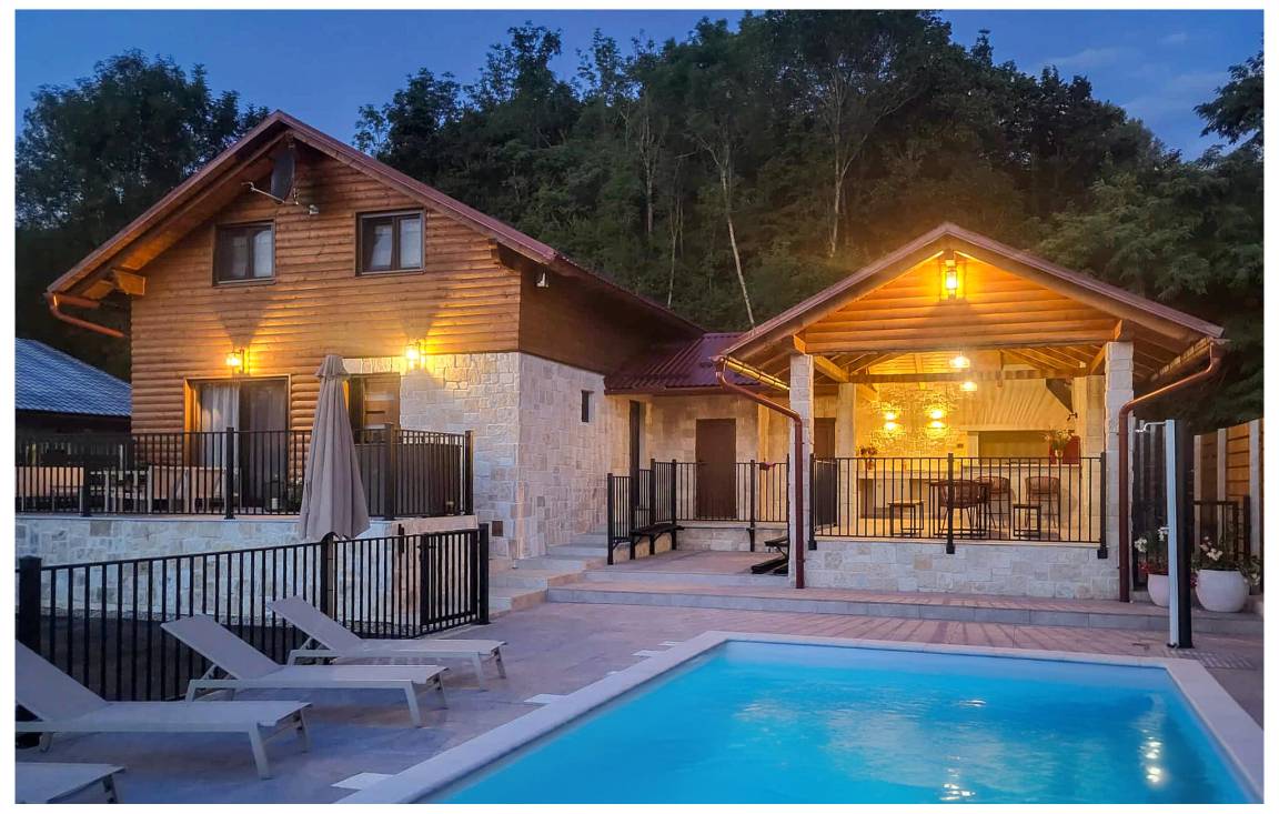 190 M² Casa Vacanza ∙ 3 Camere Da Letto ∙ 8 Ospiti - Gospić