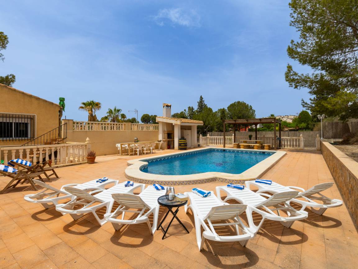 140 M² Casa ∙ 4 Habitaciones ∙ 10 Huéspedes - Molina de Segura