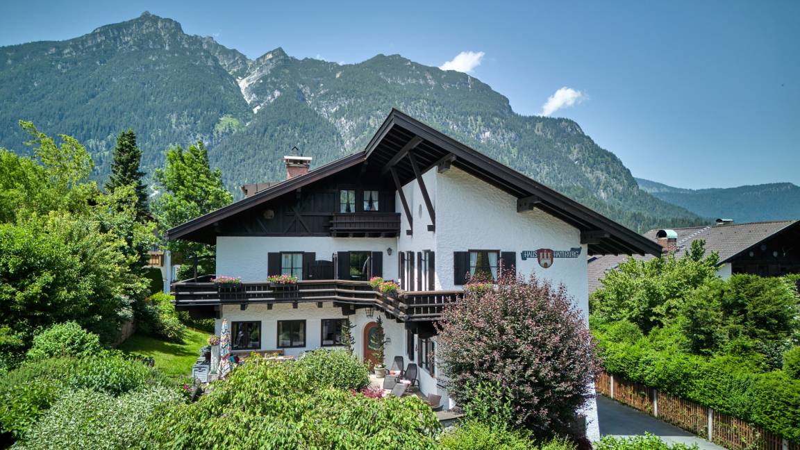 353 M² Ferienhaus ∙ 7 Schlafzimmer ∙ 12 Gäste - Grainau