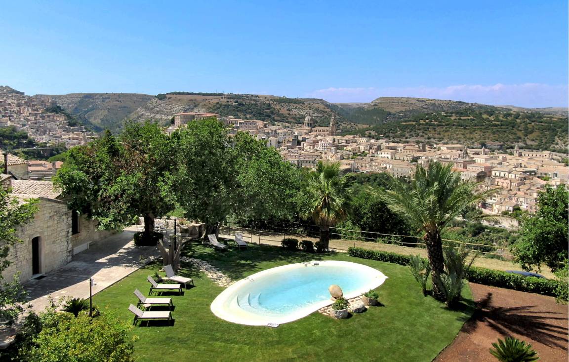 200 M² House ∙ 3 Bedrooms ∙ 6 Guests - Ragusa