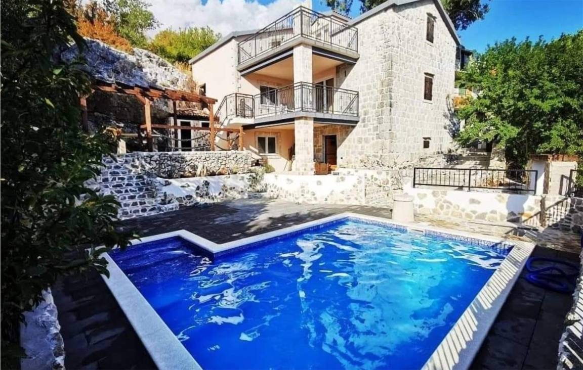 125 M² Ferienhaus ∙ 3 Schlafzimmer ∙ 8 Gäste - Solin