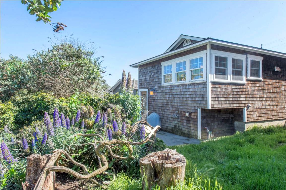 House ∙ 2 Bedrooms ∙ 6 Guests - Dillon Beach, CA