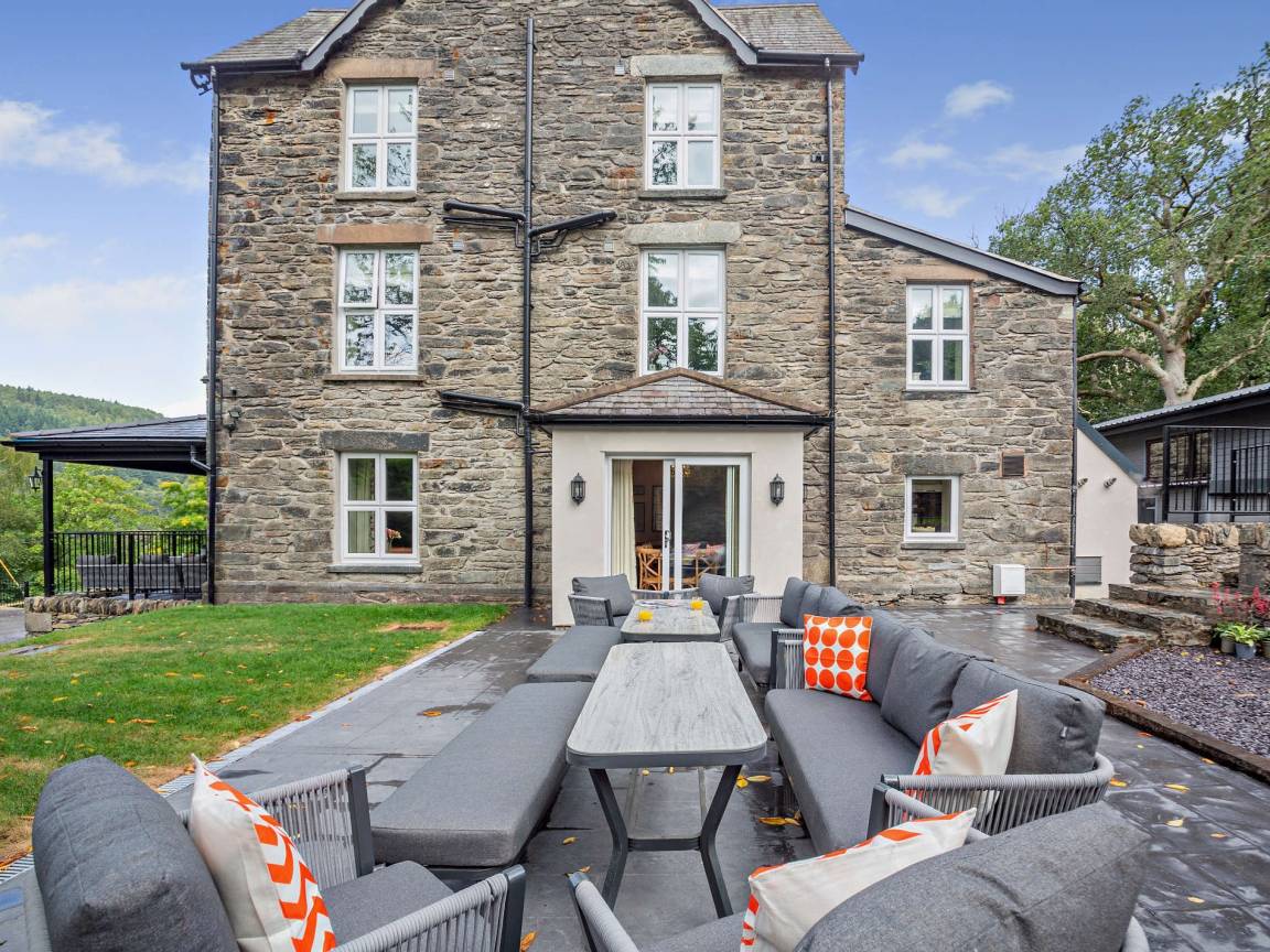 Cottage ∙ 10 Bedrooms ∙ 22 Guests - Betws-y-Coed
