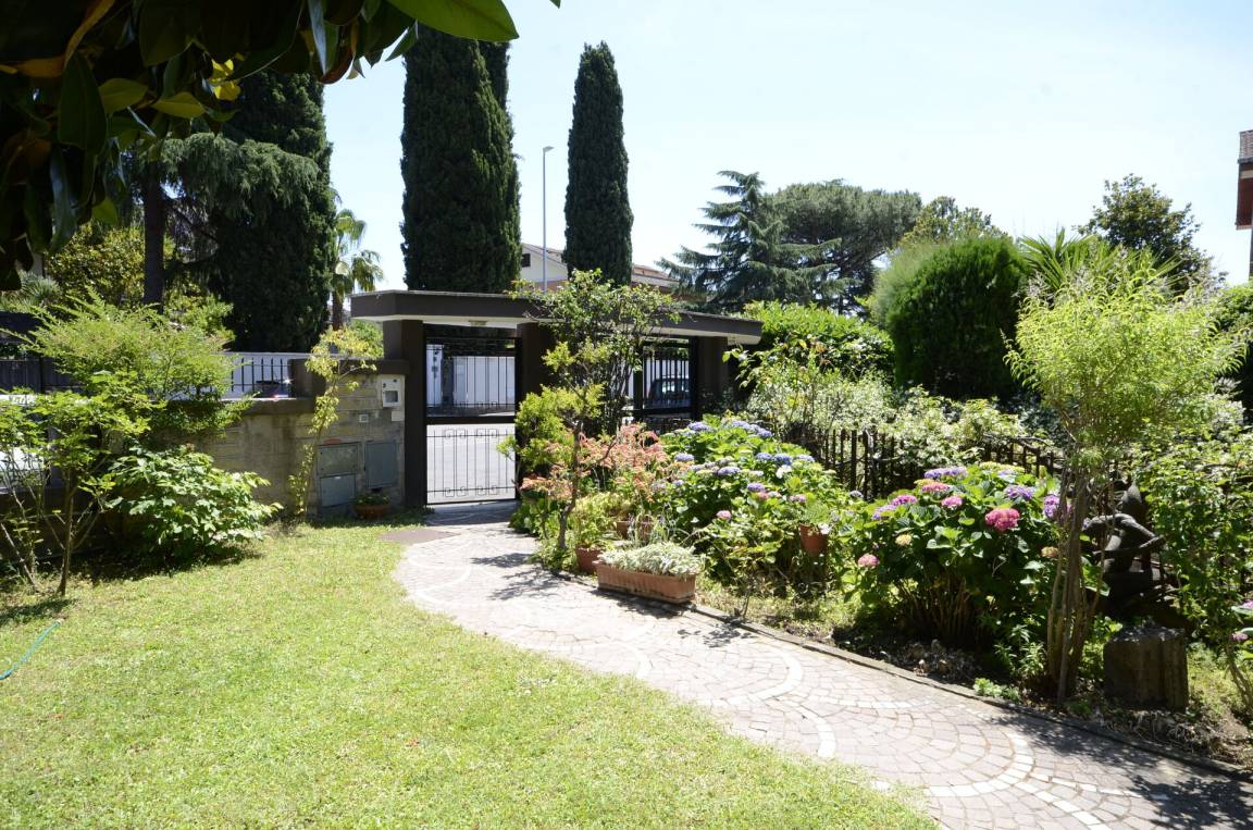 160 M² Villa ∙ 4 Bedrooms ∙ 8 Guests - Marino