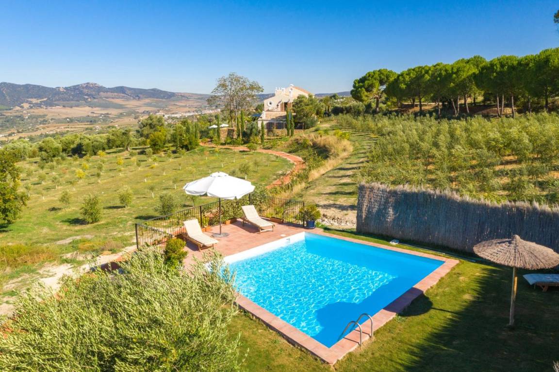 420 M² Villa ∙ 5 Bedrooms ∙ 10 Guests - Ronda