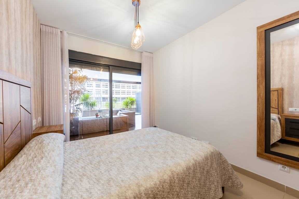 100 M² Ferienwohnung ∙ 2 Schlafzimmer ∙ 6 Gäste - Roquetas de Mar