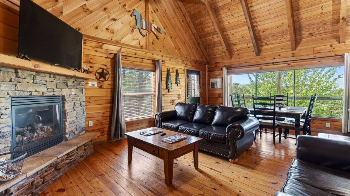 102 M² House ∙ 2 Bedrooms ∙ 6 Guests - Wears Valley, TN
