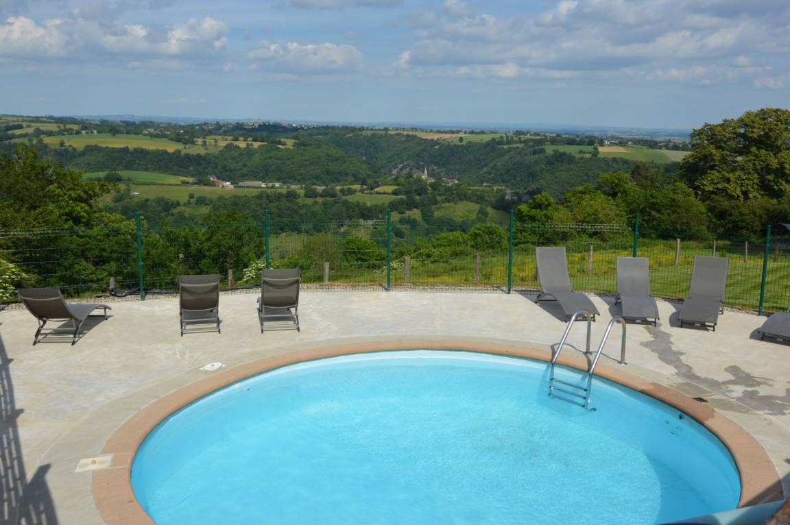 150 M² Gîte ∙ 4 Chambres ∙ 9 Personnes - Aveyron