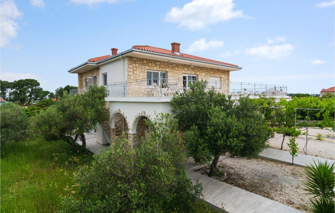 108 M² Ferienwohnung ∙ 4 Schlafzimmer ∙ 8 Gäste - Maslinica