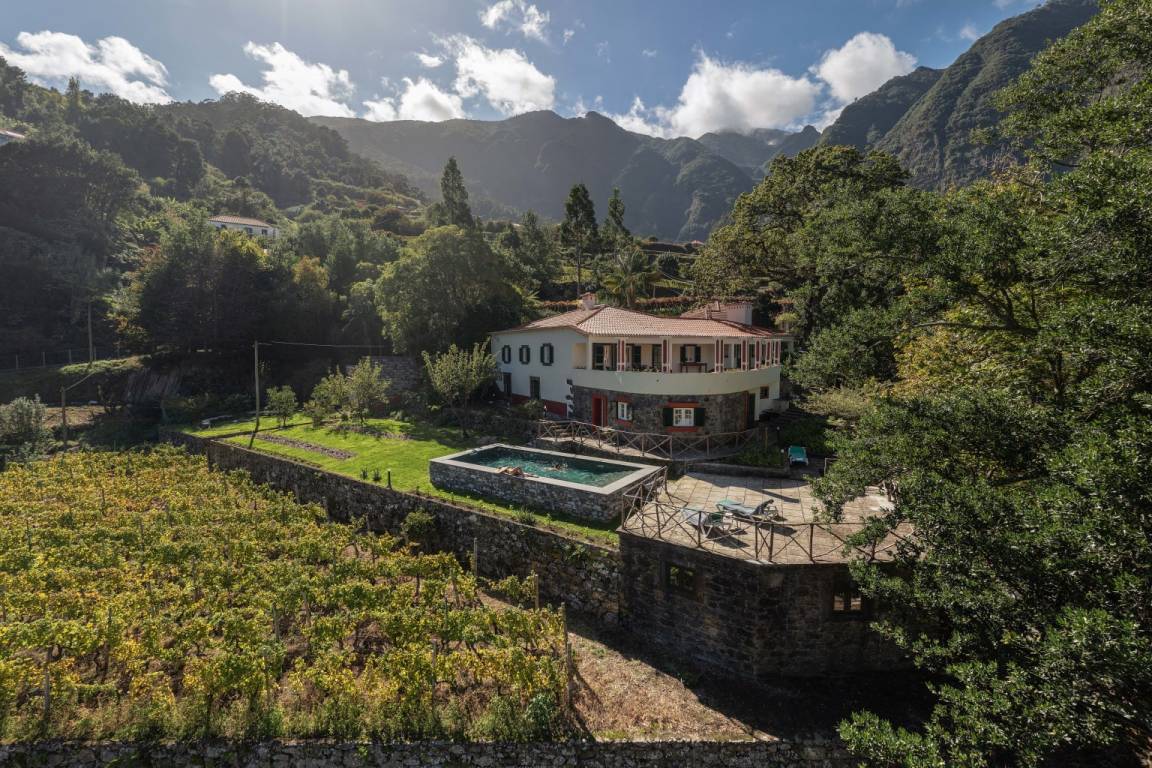 150 M² Cottage ∙ 4 Bedrooms ∙ 8 Guests - Madeira Island
