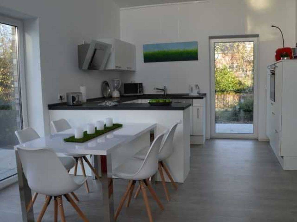 80 M² Ferienhaus ∙ 2 Schlafzimmer ∙ 5 Gäste - Wilhelmshaven