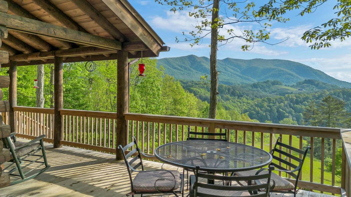 Cabin ∙ 2 Bedrooms ∙ 6 Guests - Lansing, NC
