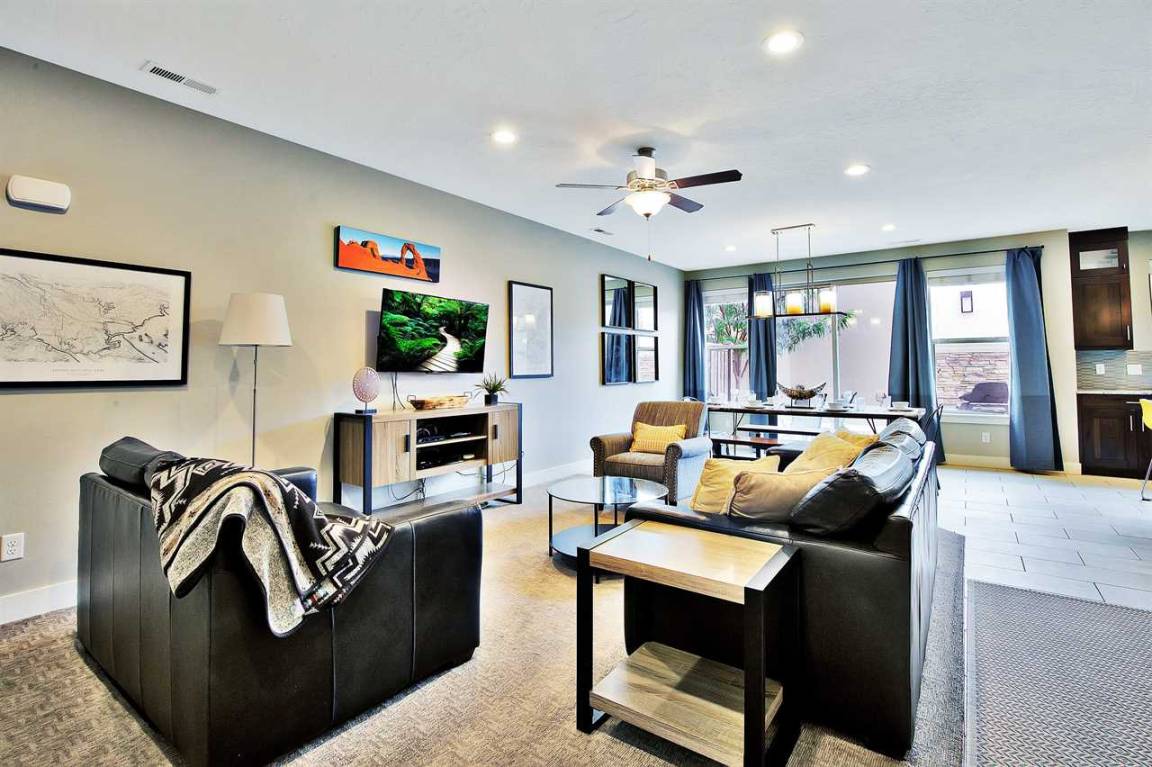 618 M² House ∙ 11 Bedrooms ∙ 46 Guests - Moab, UT