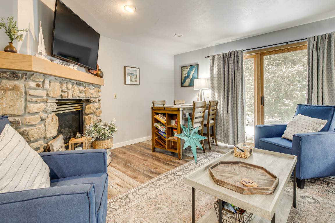 83 M² Apartment ∙ 2 Bedrooms ∙ 6 Guests - Baileys Harbor, WI