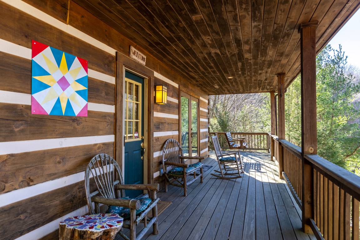 Cabin ∙ 2 Bedrooms ∙ 6 Guests - Valle Crucis, NC