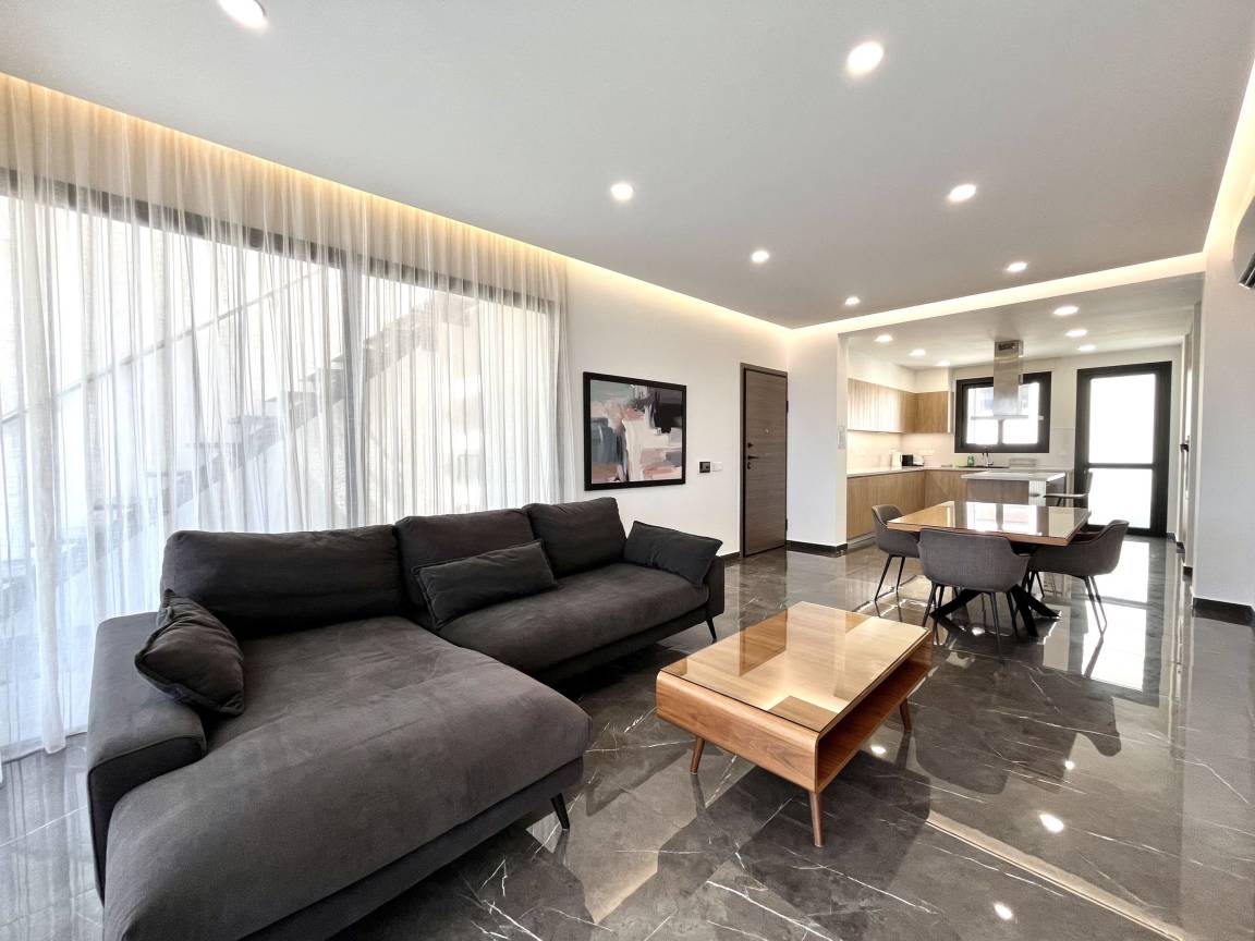 130 M² Apartamento ∙ 4 Habitaciones ∙ 6 Huéspedes - Limassol