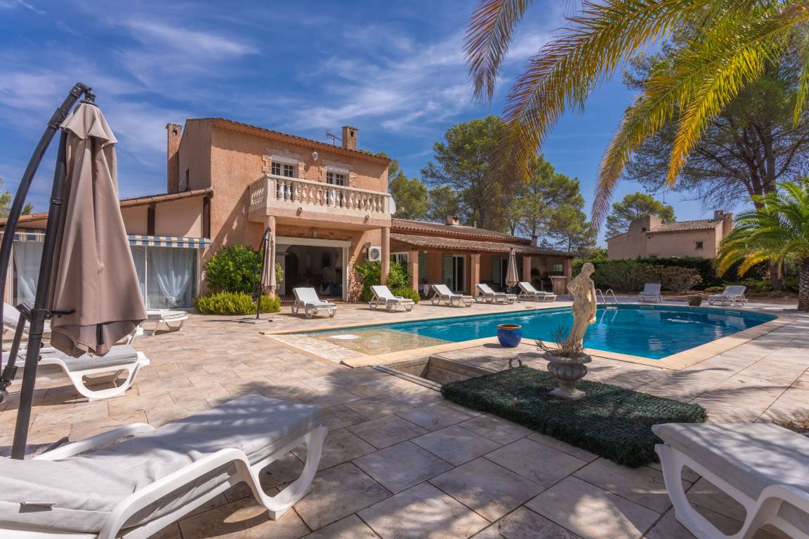 310 M² Villa ∙ 10 Chambres ∙ 20 Personnes - Montauroux