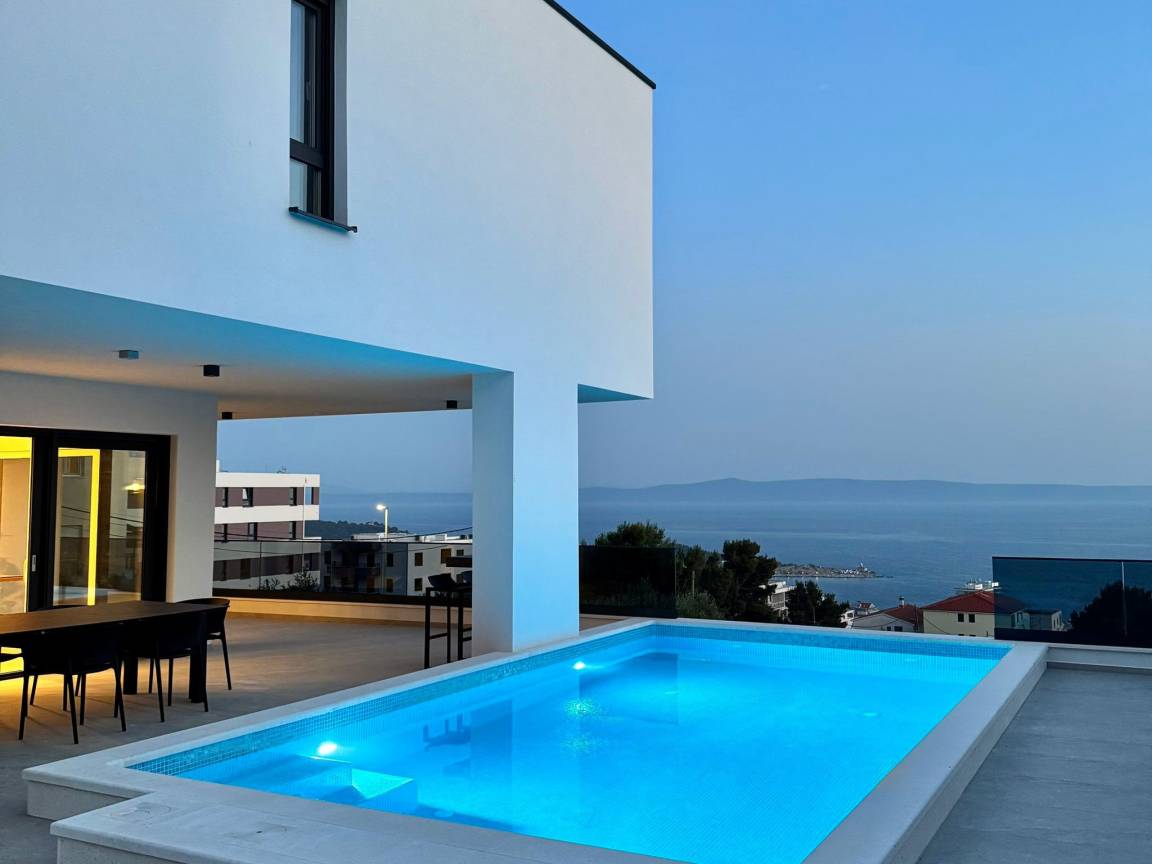 200 M² Villa ∙ 3 Schlafzimmer ∙ 6 Gäste - Makarska