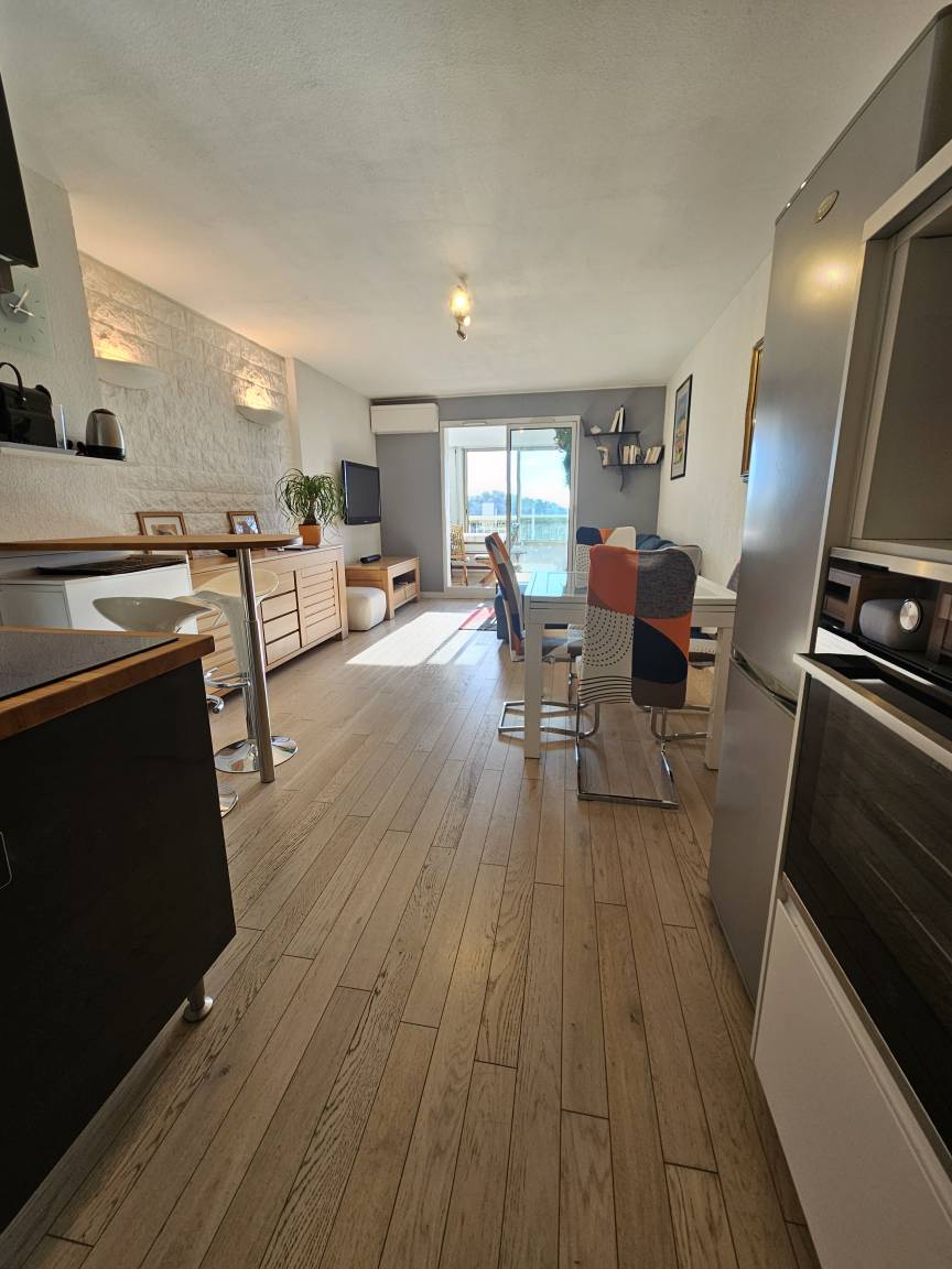 72 M² Apartamento ∙ 2 Habitaciones ∙ 8 Huéspedes - Bandol