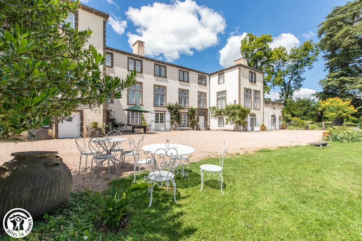 320 M² Gîte ∙ 4 Chambres ∙ 12 Personnes - Puy-de-Dôme
